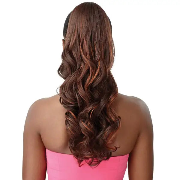 Postiche synthétique wavy ondulé Long Ines teinte Ginger Brown - Outré ...